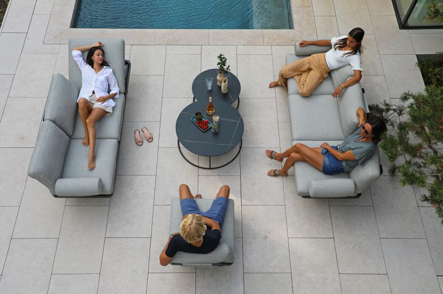 Porcelanosa Beograd. POP KLUB STO FI 65 X 30,8H CM
